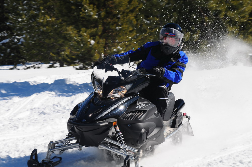 MaxSled.com Snowmobile Review: 2012 Yamaha RS Vector - MaxSled.com ...